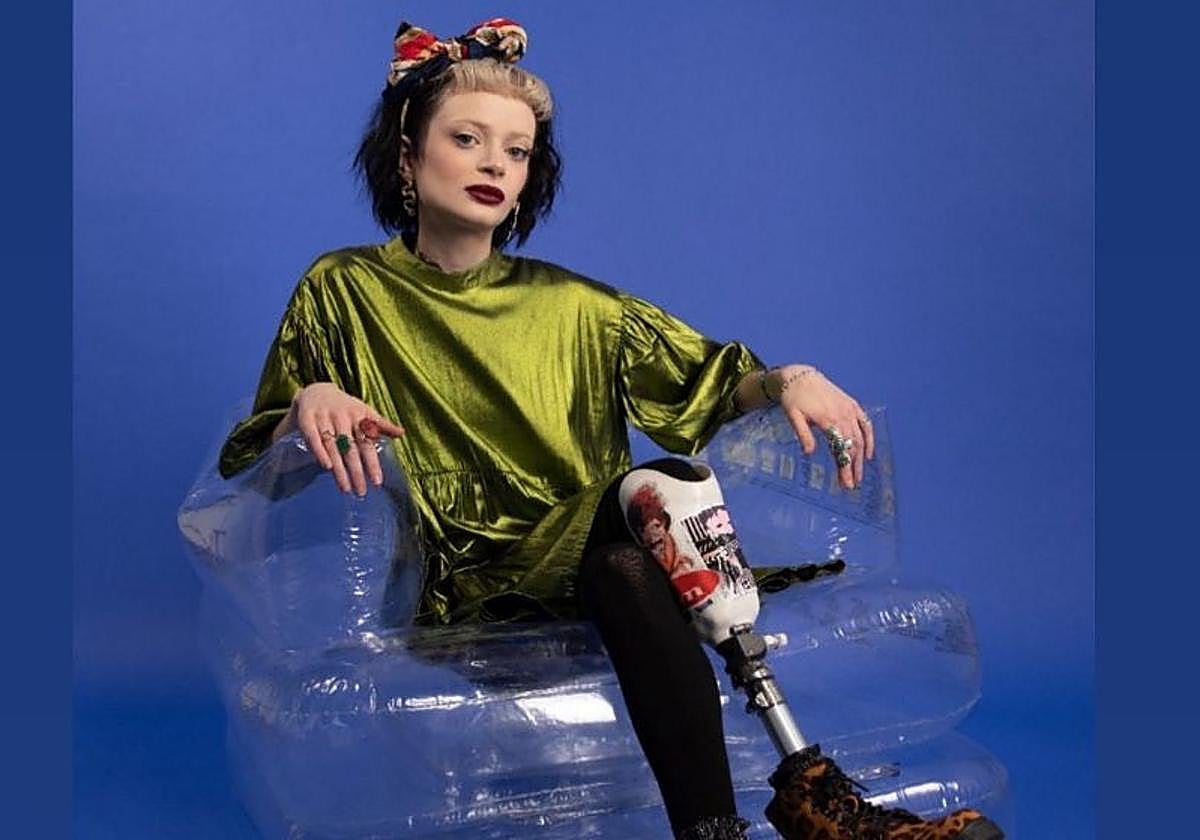 La actriz de Netflix Ruth Codd anuncia la amputación de su segunda pierna a los 29 años | El Correo